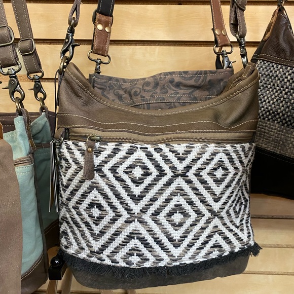 Myra Bag | Bags | Hp Myra Patterned Shoulder Bag S27 | Poshmark